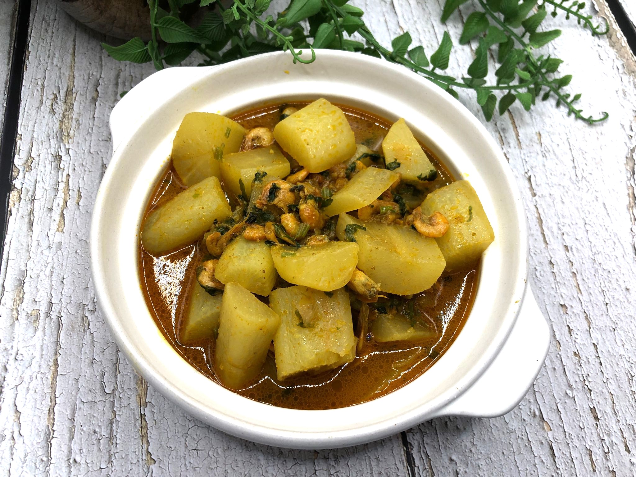 Winter Vegetable Curry Recipe (Radish with Shrimp) – A Nutritious ...